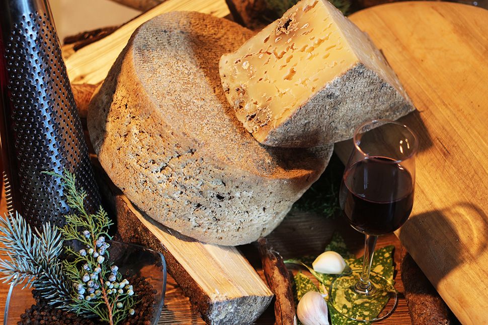 Le caratteristiche particolari del Formaj de Tara riguardano l’aspetto ...